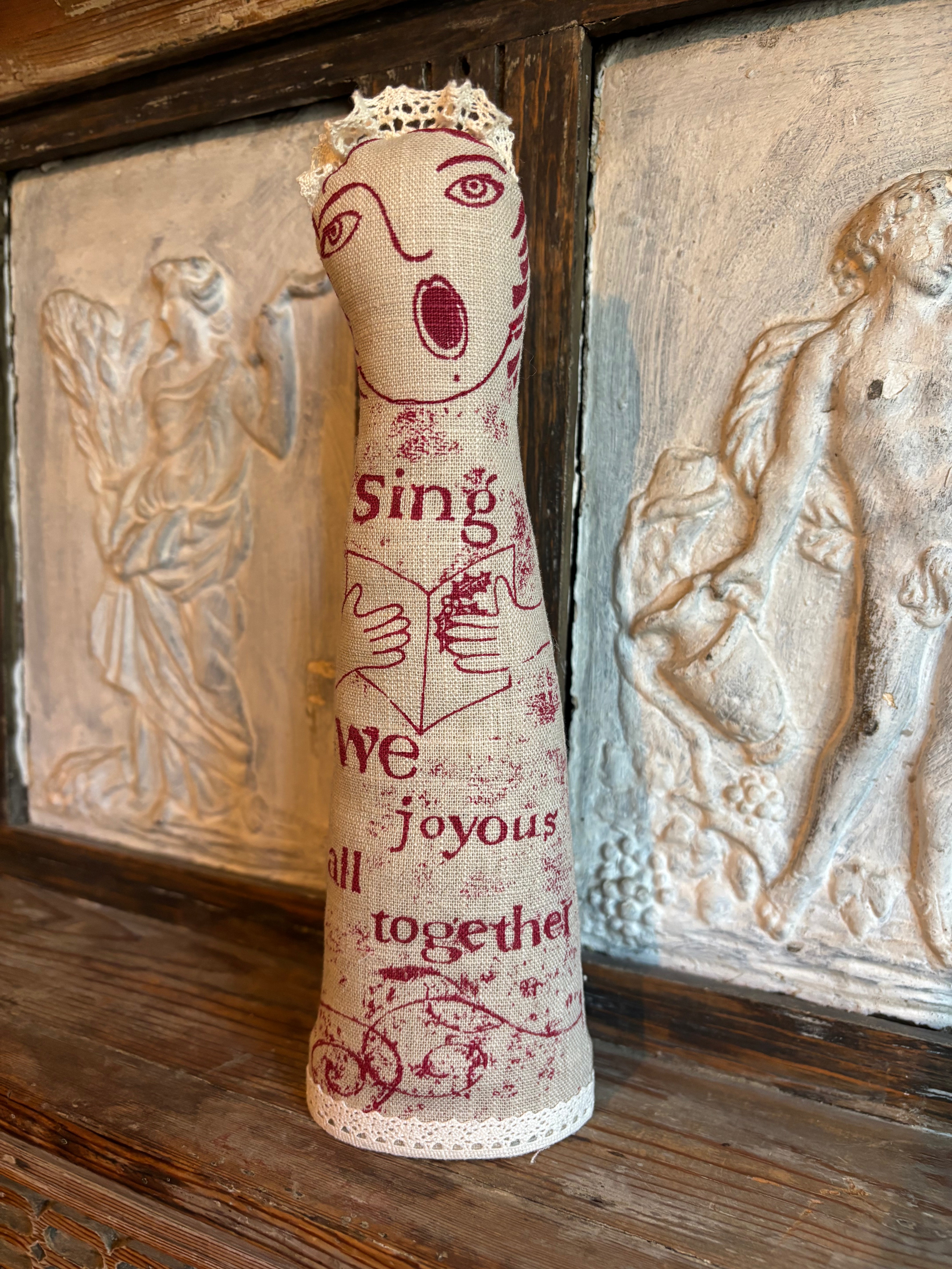 Sing We Joyous Linen Figure by Jill Pargeter – David Parr House